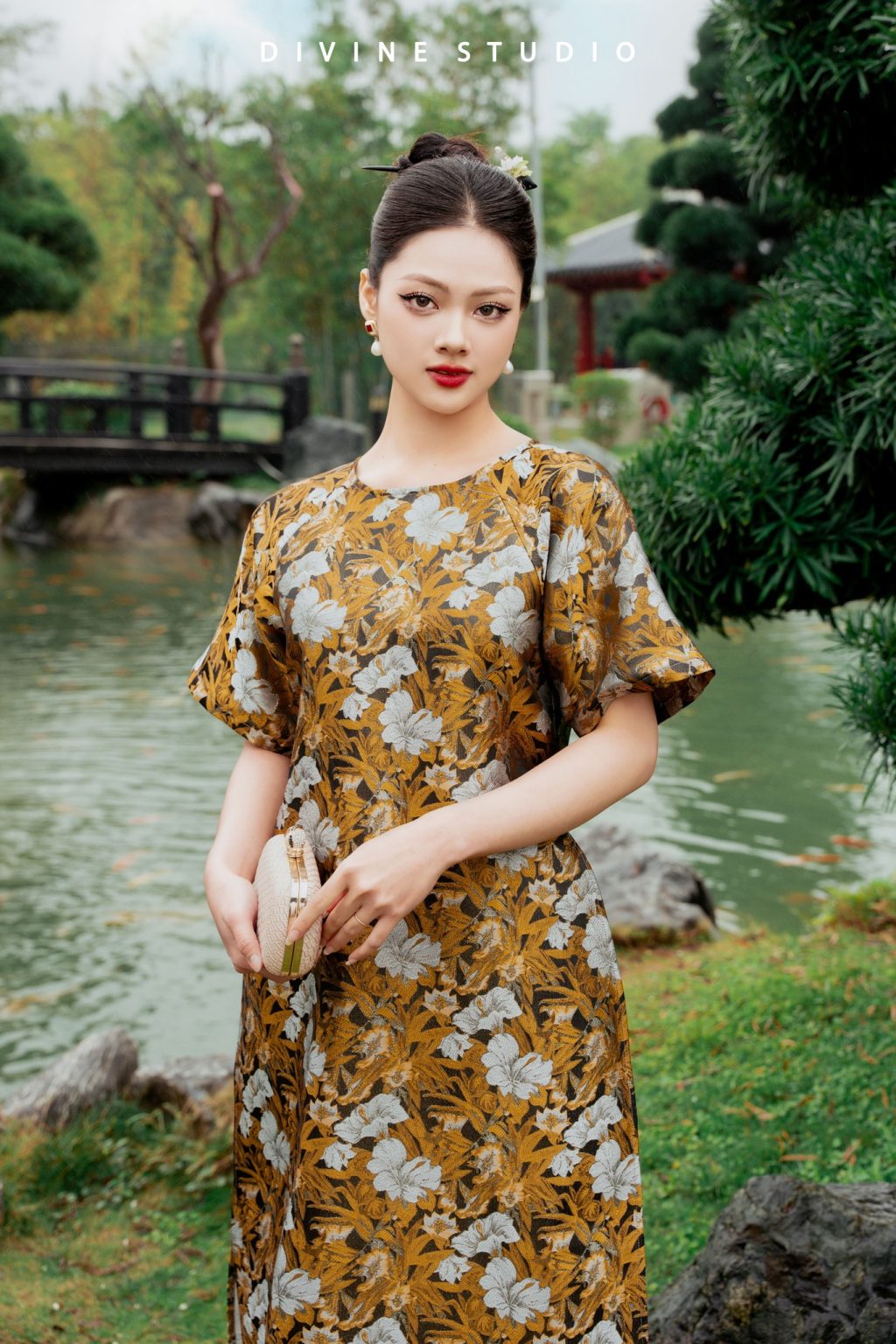 EXCLUSIVE ONLINE SALE - Divine Studio