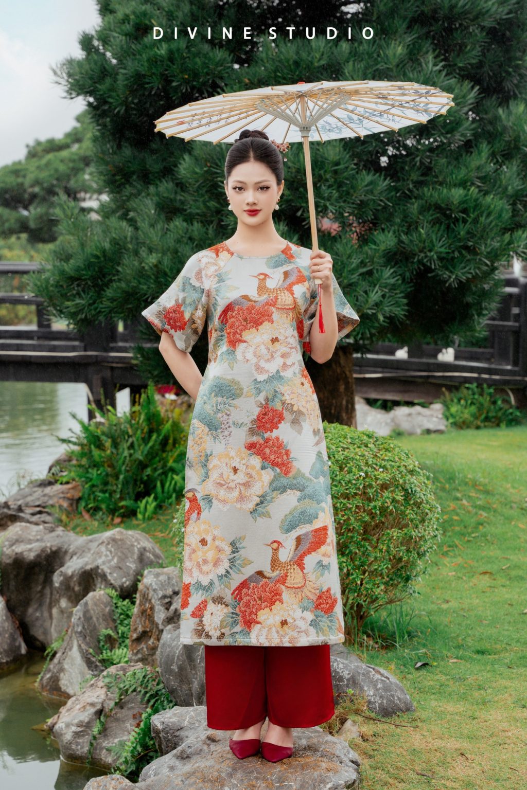 EXCLUSIVE ONLINE SALE - Divine Studio