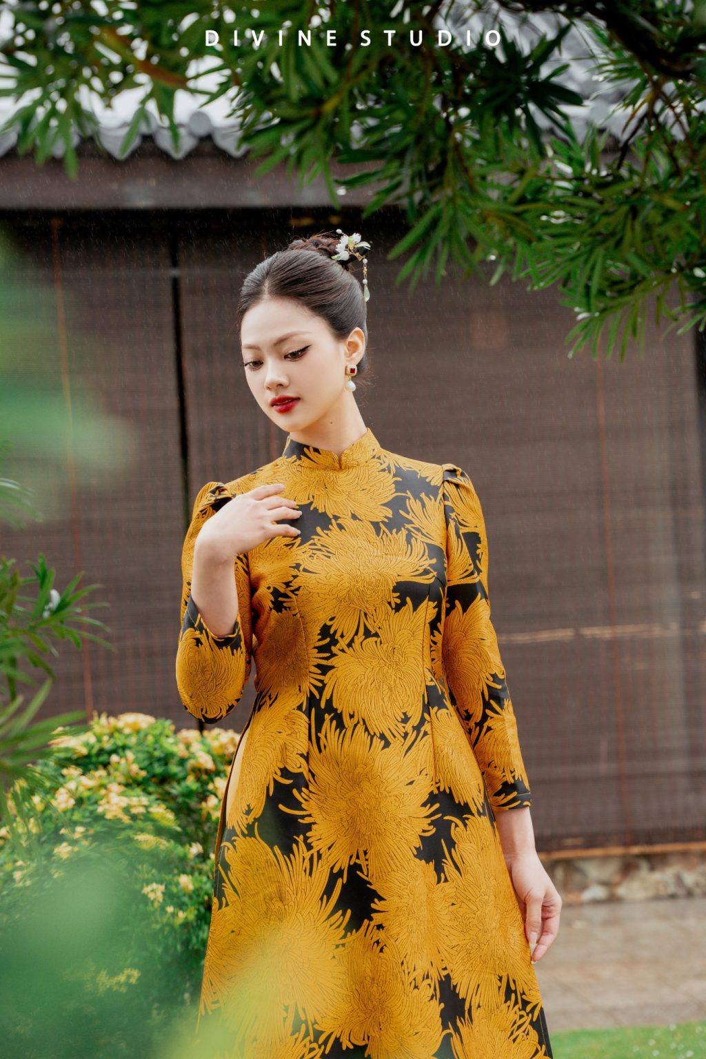 EXCLUSIVE ONLINE SALE - Divine Studio